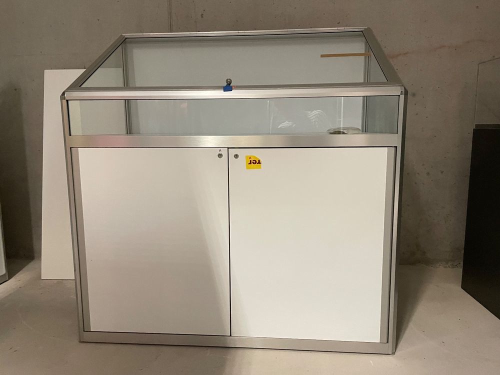 Vitrine von Syma-System (Gebraucht) in Winterthur für CHF 53 – nur ...
