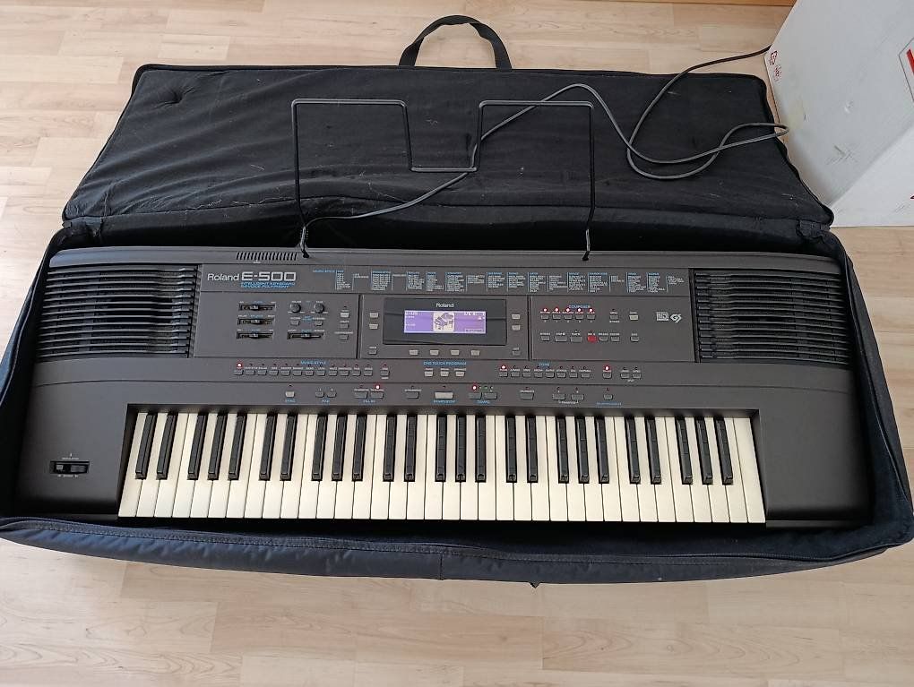 Roland E-500 Intelligent Keyboard +Tasche (Gebraucht) in Wil SG für CHF ...