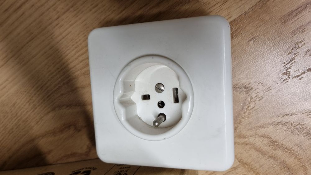 Retro Feller Steckdose 10A 380V (Gebraucht) in Bremgarten AG für CHF 15 ...