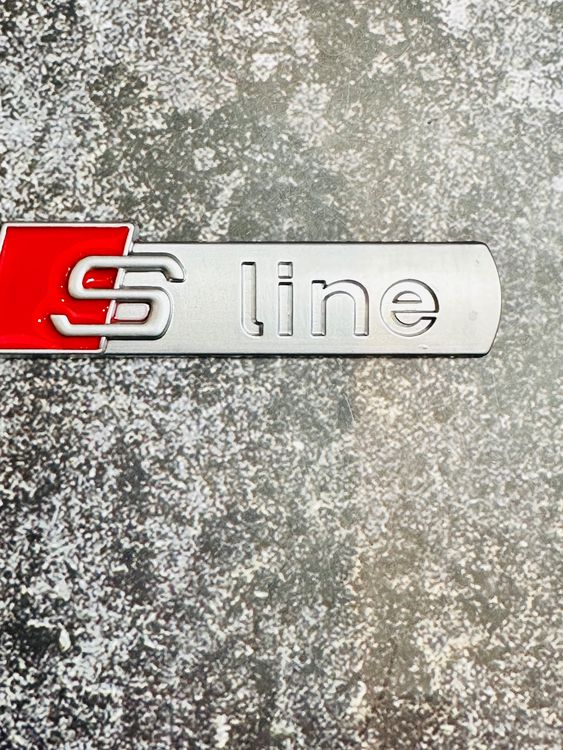 Audi S Line Emblem Schriftzug Logo NEU in Rot/Silbermatt (Neu und ...