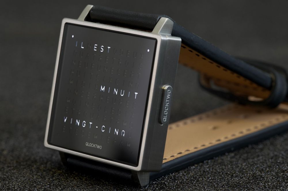 Wortuhr Qlocktwo W35 Pure Black Français, neuve, à -50%!!! (Neu und ...