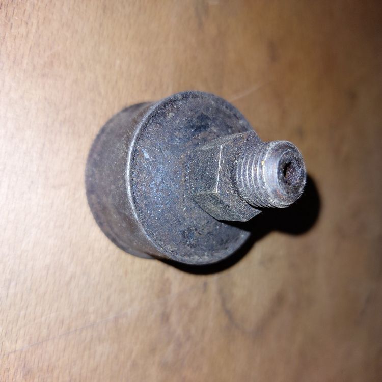 Fettschmierbüchse für Maschinen und Traktoren (Gebraucht) in Hermetschwil-Staff für CHF 1 – nur ...