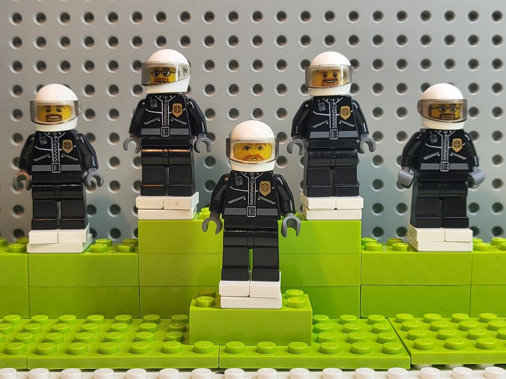 5 Lego-Minifiguren, Original oder viel Eigenkreation (Gebraucht) in ...