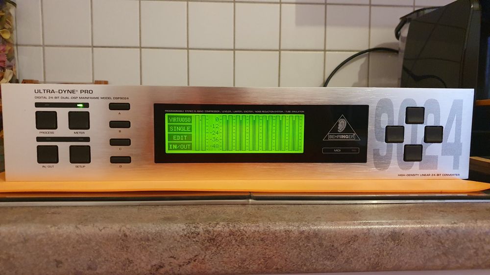 Behringer ULTRA-DYNE PRO DSP9024 (Gebraucht) in Lausanne für CHF 300 ...