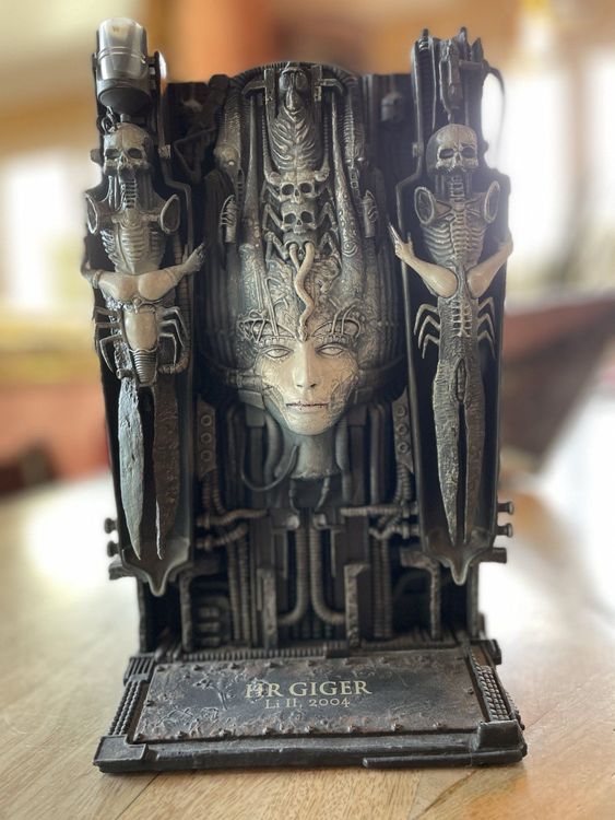 McFarlane - H.R. Giger Li II Sculpture | Kaufen auf Ricardo