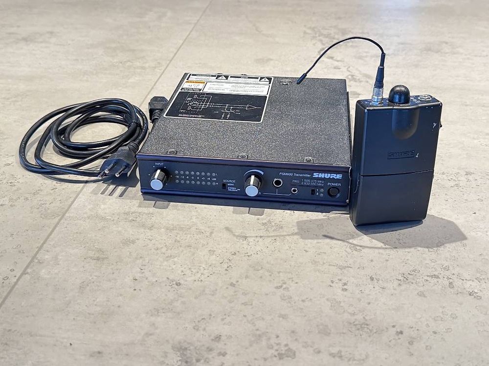 Sure PSM600 Transmitter mit Bodypack (Gebraucht) in Oberrohrdorf für ...