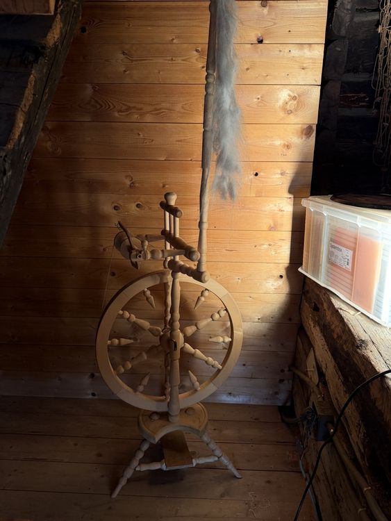 Spinnrad aus Holz (Gebraucht) in Sevelen für CHF 30 – nur Abholung auf ...