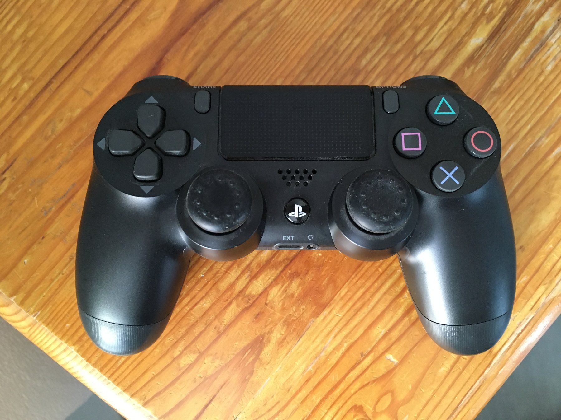 Sony PS4 Dualschock 4 V2 (CUH-ZCT2U) Controller mit Silikon (Gebraucht ...