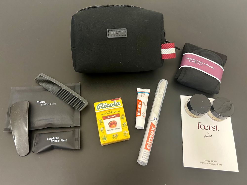 SWISS First Amenity Kit | Kaufen auf Ricardo