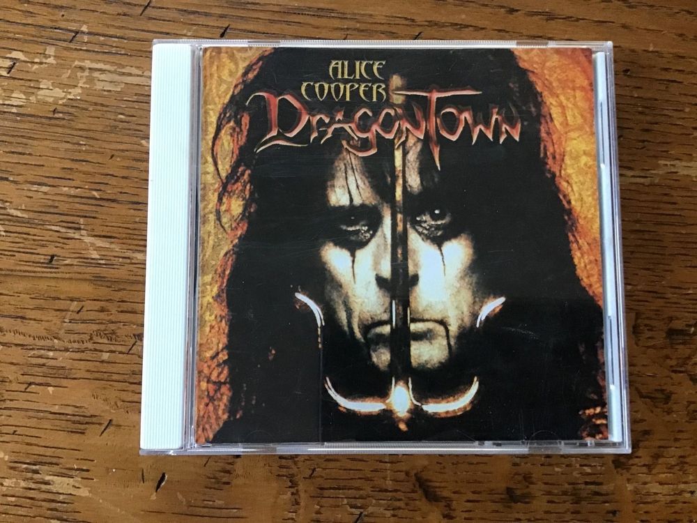 Rare CD Alice Cooper « Dragontown » (Gebraucht) in Fully für CHF 3 – mit Lieferung auf Ricardo ...