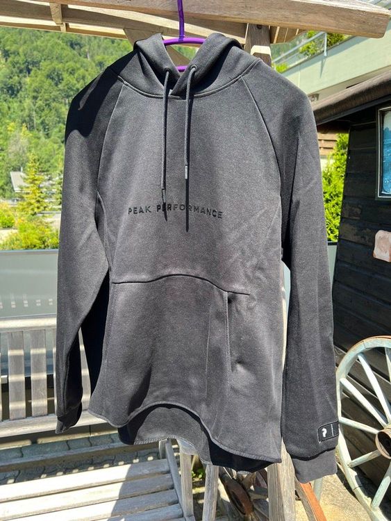 Schwarzer peak performance Pullover mit Kapuze | Kaufen auf Ricardo
