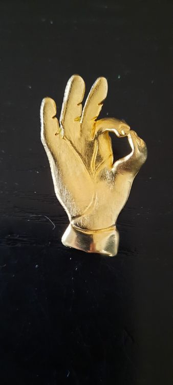 Brosche "Handzeichen okay" (Neu (gemäss Beschreibung)) in Zollikofen ...