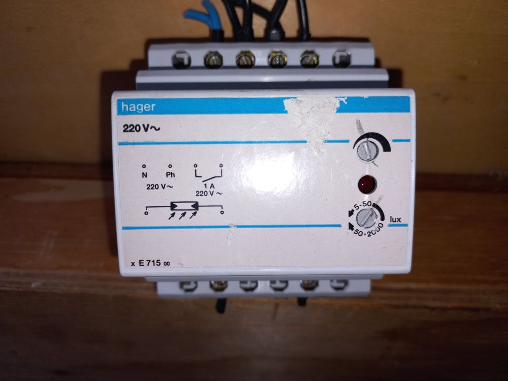 Hager 220V E 715 | Kaufen auf Ricardo