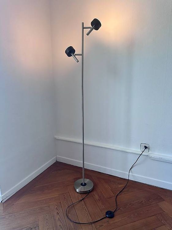 Lampe sur pied design à deux spots orientables (Gebraucht) in Lausanne ...
