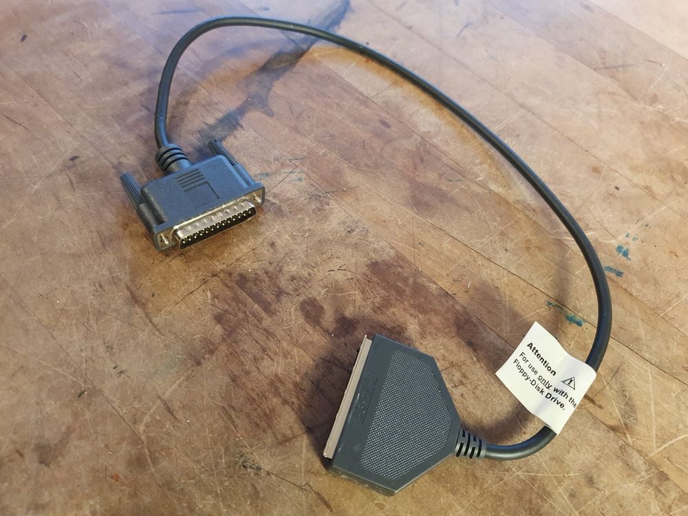 Serial Floppydisk Kabel (Gebraucht) in Zürich für CHF 5 – nur Abholung ...