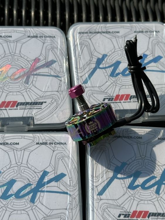 RCinpower GTS V4 MCK Edition 2100KV FPV Motor (Neu und originalverpackt ...