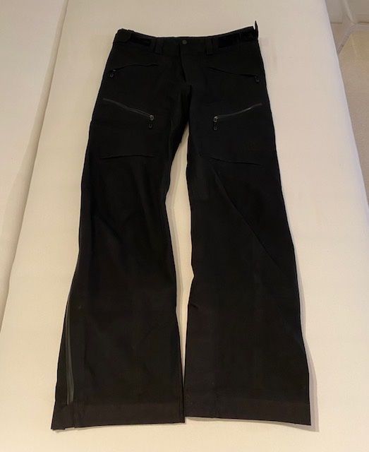 Goldwin ski pants (Gebraucht) in Dallenwil für CHF 200 – mit Lieferung ...