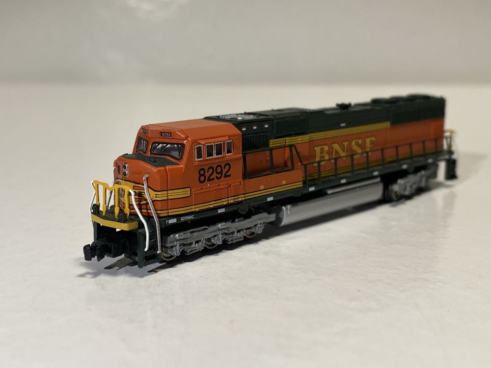 Modellbahn Diesellok BNSF SD75i AZL neuwertig OVP (Neu (gemäss ...