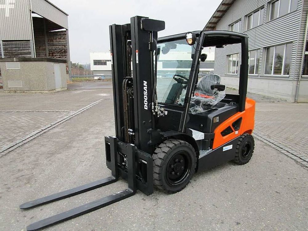 Stapler Diesel Doosan D25S-9 Hubhöhe 4730 mm Garantie (Neu (gemäss Beschreibung)) in ...