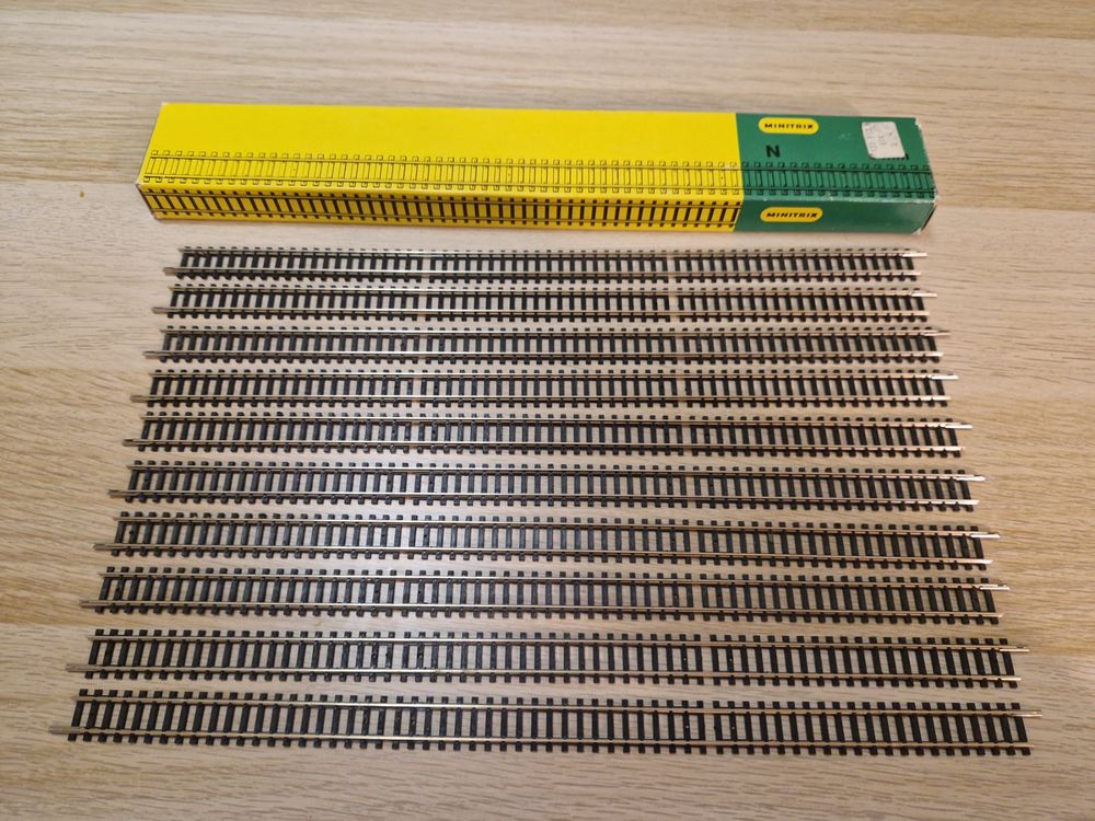 Minitrix 10 x 4902 gerades gleis N (Gebraucht) in St-Aubin-Sauges für ...