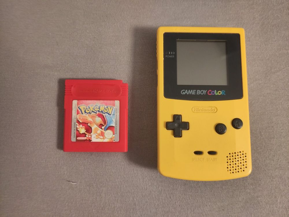 Gameboy Color inkl. Pokemon Rot | Kaufen auf Ricardo