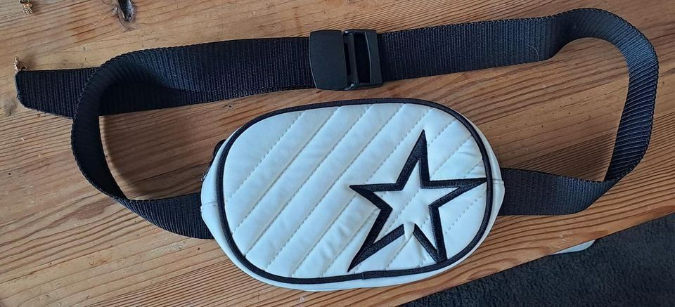 Perfect Moment Star Belt bag (Neuf (Voir description)) à Verbier pour ...