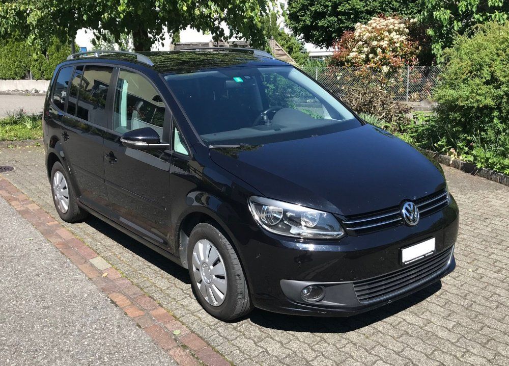 VW Touran - 1.4TSI, Schwarz (Gebraucht) in Siebnen für CHF 3001 – nur Abholung auf Ricardo kaufen