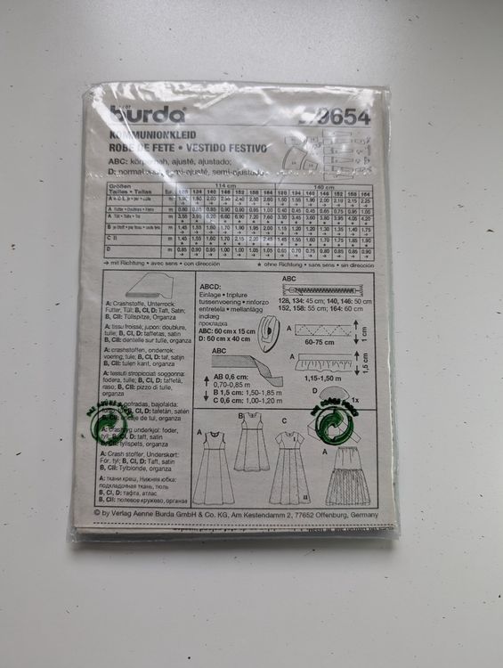 BURDA Schnittmuster 9654, Mädchenkleid (Neu und originalverpackt) in ...