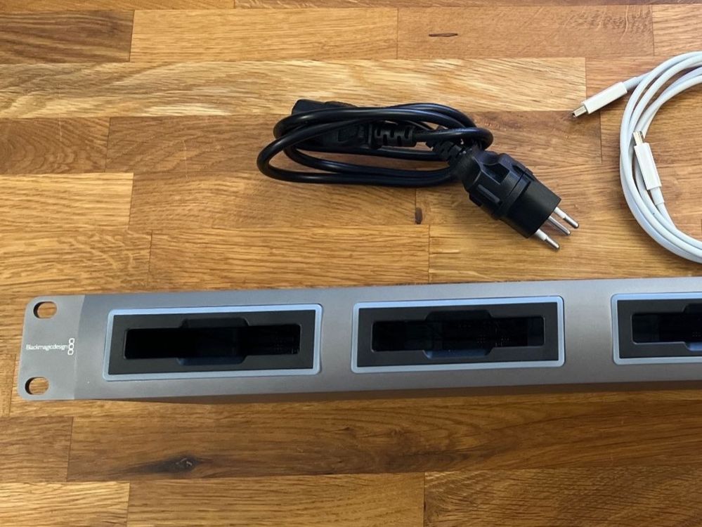 Blackmagic MultiDock 2 rack-mountable 4 disk docking station (Gebraucht ...