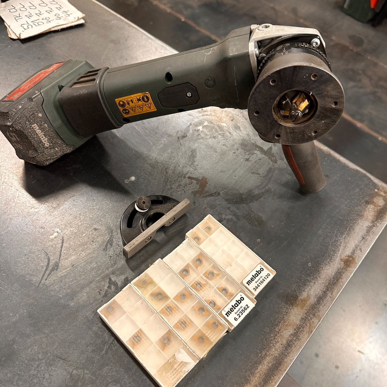 Metabo KFM 18 LTX-3 RF – Akku-Metall-Kantenfräse +Zubeh. (Gebraucht) in ...