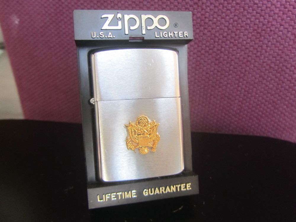 Zippo US ARMY 1988 NEUF, box (Neu und originalverpackt) in Pampigny für ...