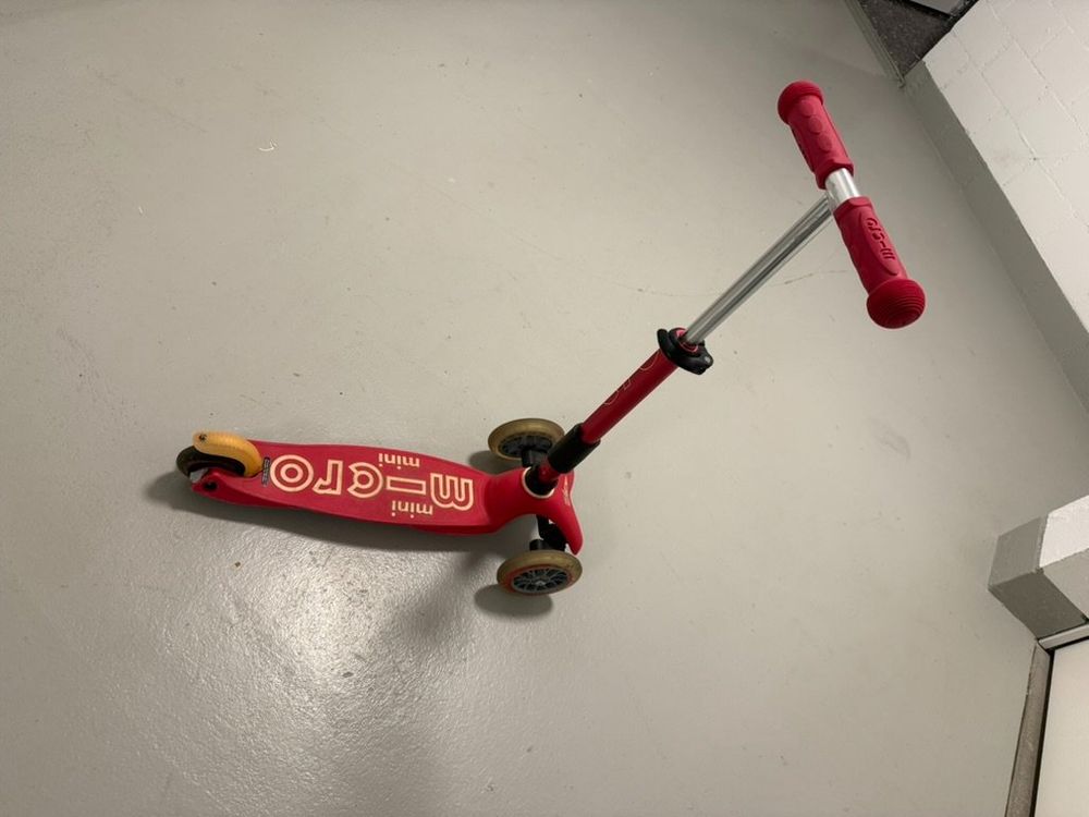 Micro Mini Scooter pink (Gebraucht) in Zürich für CHF 10 – mit Lieferung auf Ricardo kaufen