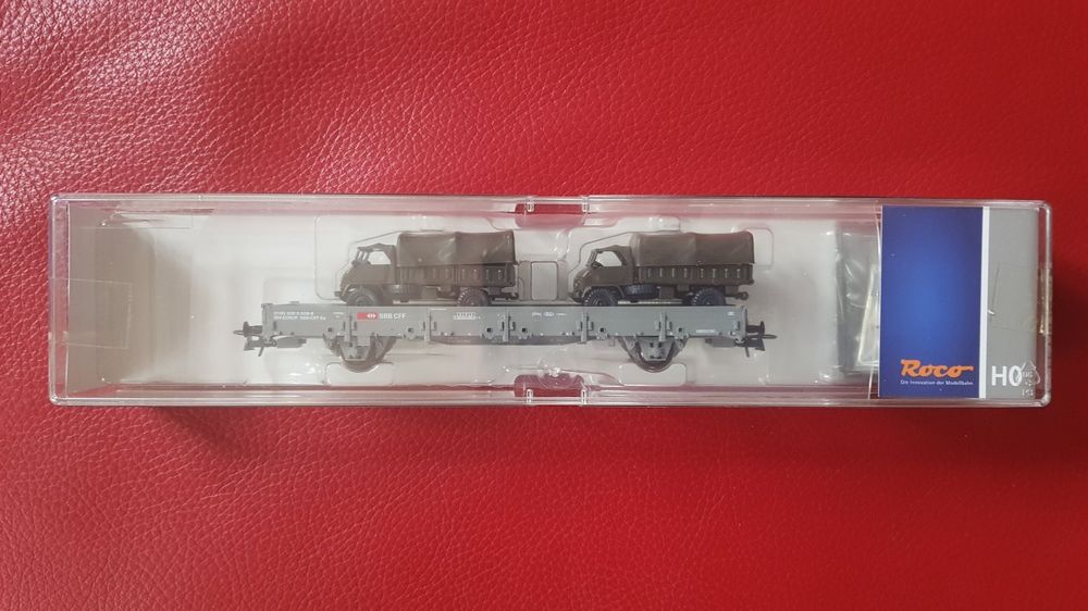 Roco H0 66739, SBB-Ks mit zwei Unimog S der Schweizer Armee (Neu und originalverpackt) in Thusis ...