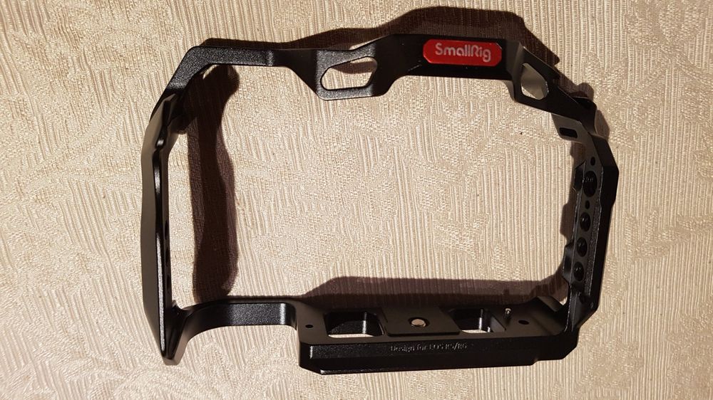 Canon EOS R5 und R6 SmallRig Cage , TOP (Gebraucht) in Lachen SZ für ...