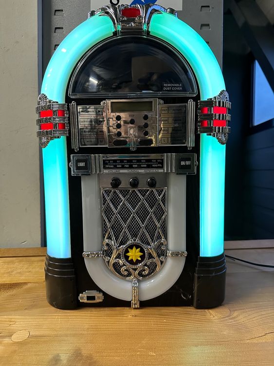 Mini Jukebox mit UKW/FM, CD und AUX Funktion | Kaufen auf Ricardo