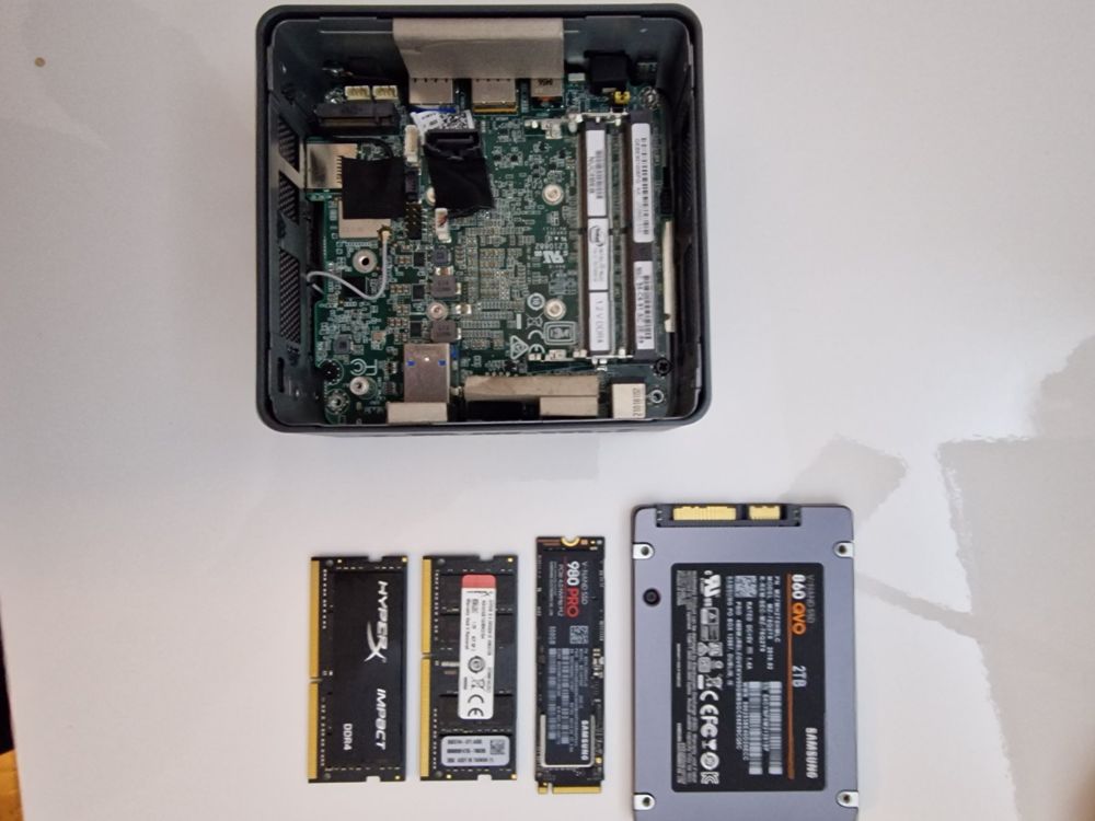 Intel NUC BOXNUC8i5BEH6 Modell: NUC8BEH Memo 64GB | Kaufen auf Ricardo