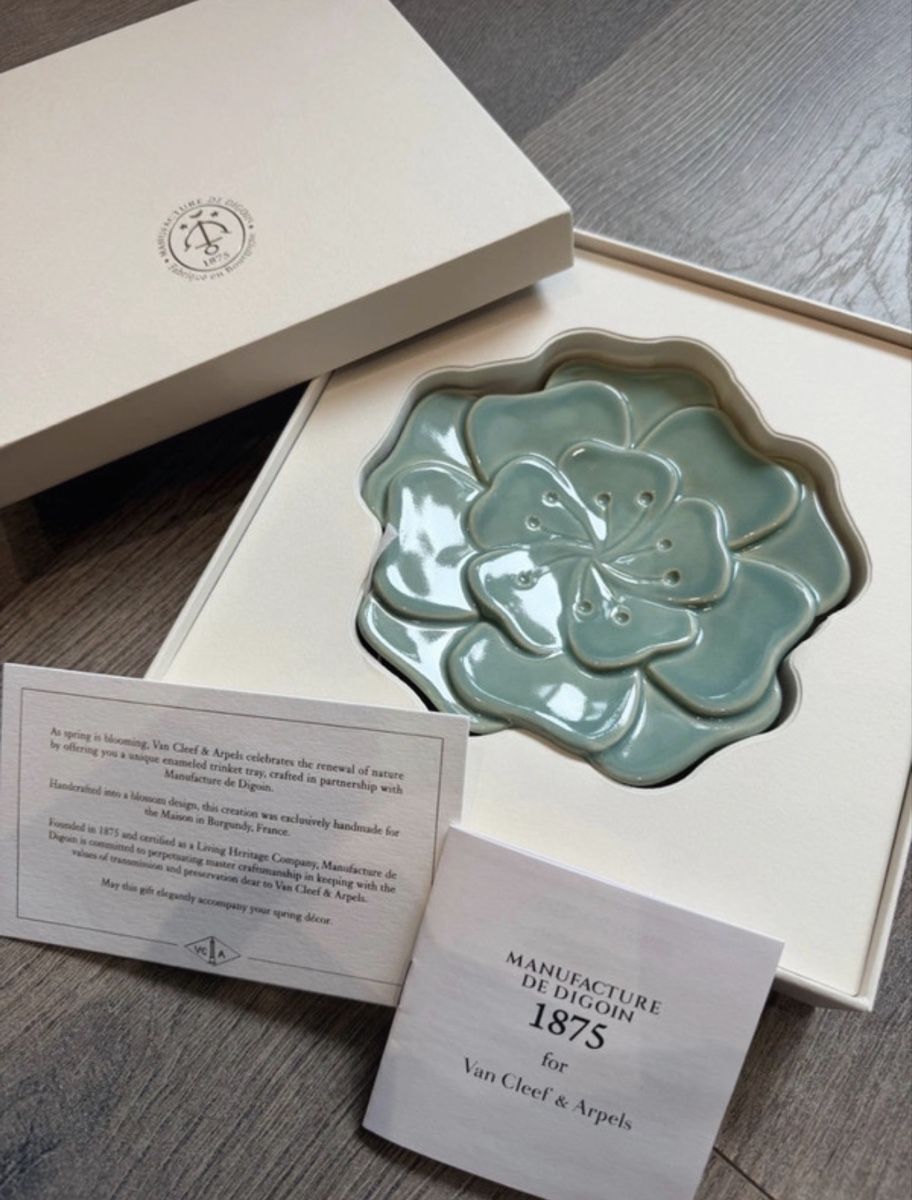Vide poches VAN CLEEF & ARPELS NEUF (Neu und originalverpackt) in ...