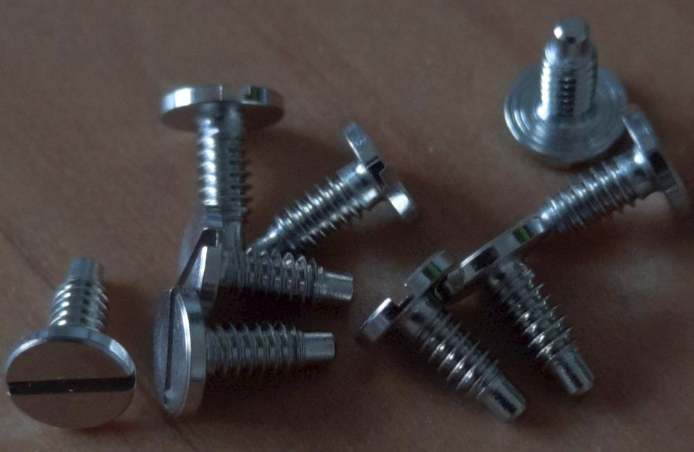 Spezialschrauben zu TESA Messuhr Compac Typ 353E | Kaufen auf Ricardo