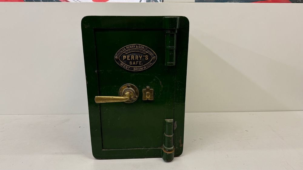 Perry's Safe antik Tresor (Gebraucht) in Kriens für CHF 750 – nur ...
