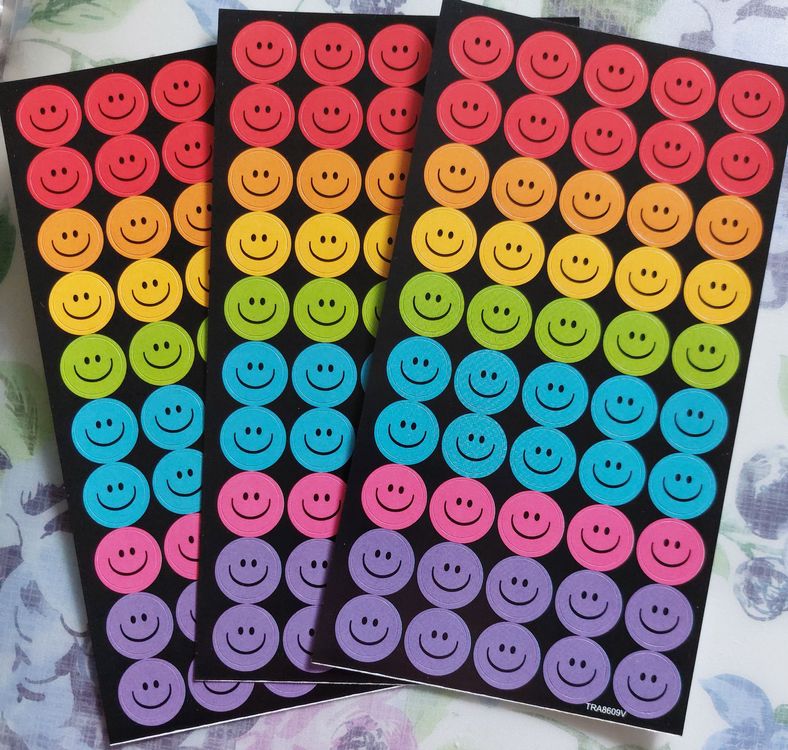 Stickers Smiley (Neu (gemäss Beschreibung)) in Unterseen für CHF 2 ...