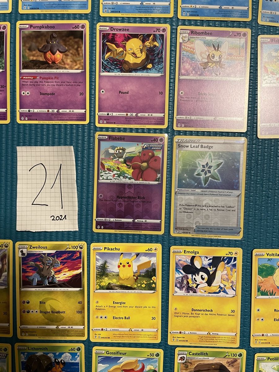 Pokemon Sammelkarten, Set 30 Stk. + 2 Holo von 2021, EN + DE (Gebraucht ...