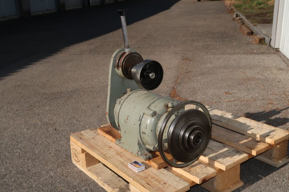 EMB Motor 450 /900 U/min. für Schaublin 102 Drehbank 380V (Defekt) in ...