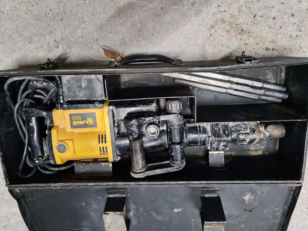 Spitzhammer KANGO 900 (Gebraucht) in Unterterzen für CHF 199 – mit ...