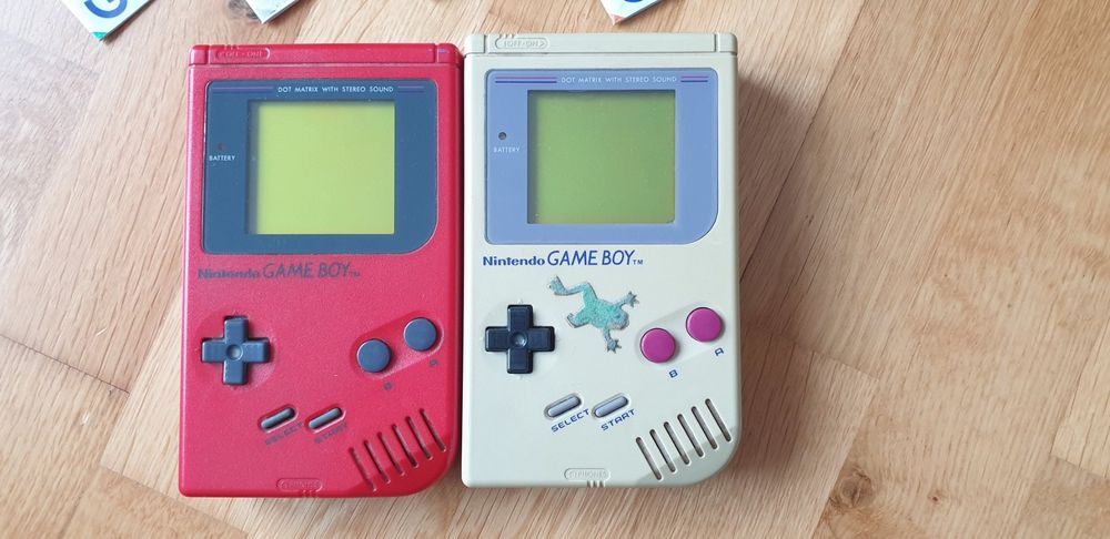 Gameboy Classic rot + Gameboy Classic beige, ab 1Fr. (Gebraucht) in ...