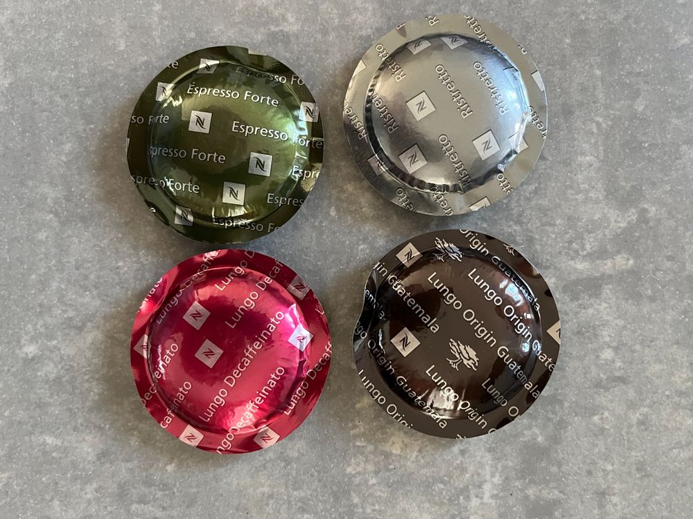 250 Nespresso Pro Pads (4 Sorten) (Neu (gemäss Beschreibung)) in für ...