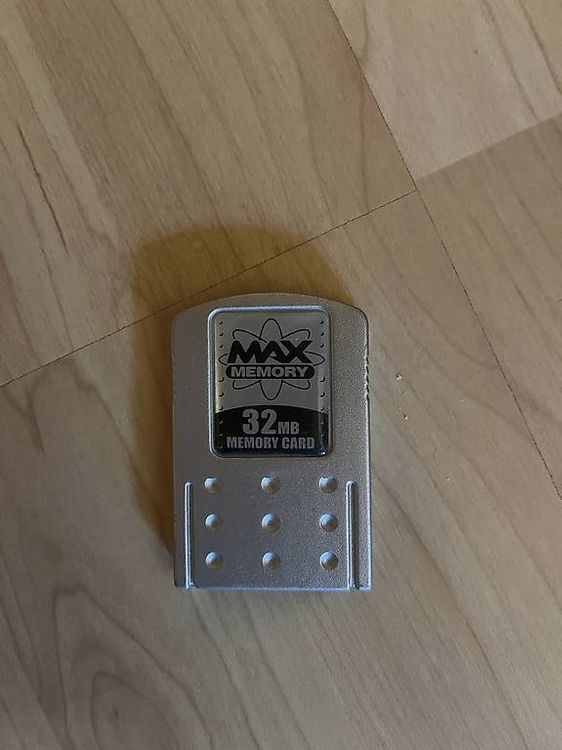 PlayStation 2 MAX Memory Card 32 MB (Gebraucht) in Dotzigen für CHF 5 ...