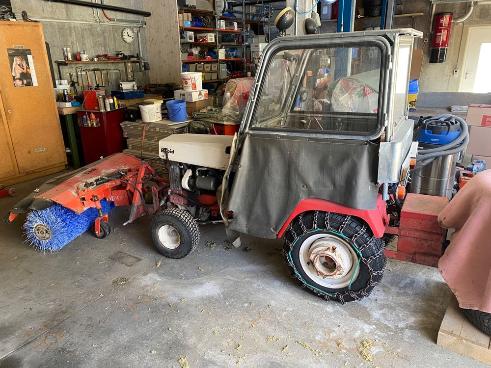 Traktor Gutbrod 2500, mit Schneefräse und Pflug (Gebraucht) in Pignia ...