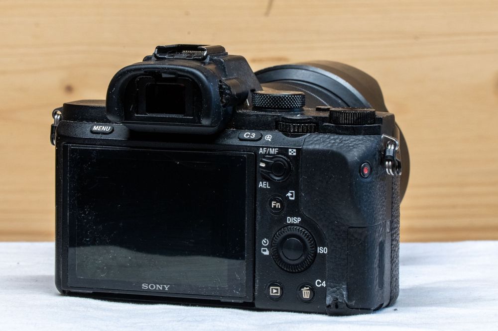 Sony Alpha 7ii mit Zeiss FE 4 / 24-70 (Gebraucht) in Gsteigwiler für ...