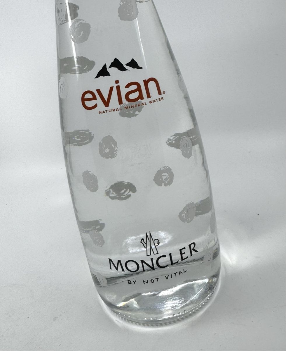 Evian X Moncler 0.75 L Limited Edition Glasflasche Neu (Neu und ...