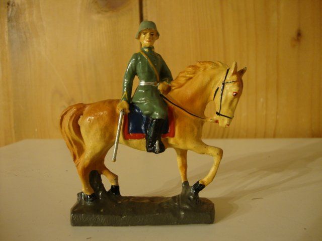 ELASTOLIN HAUSSER 2.Weltkrieg Wehrmachts- Offizier zu Pferd (Gebraucht) in Wildhaus für CHF 20 ...